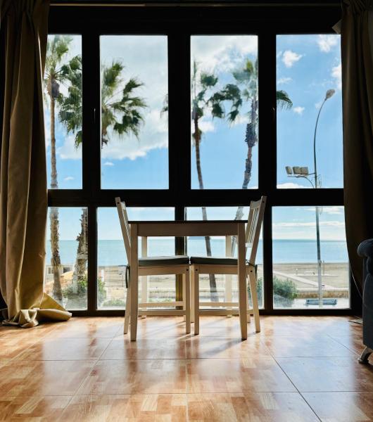 Malagueta Beachfront Apartment - Málaga, España