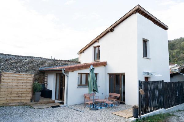 La Maison De Charlioté, Entier, 3chb, 4 à 6 Pers - Meyzieu