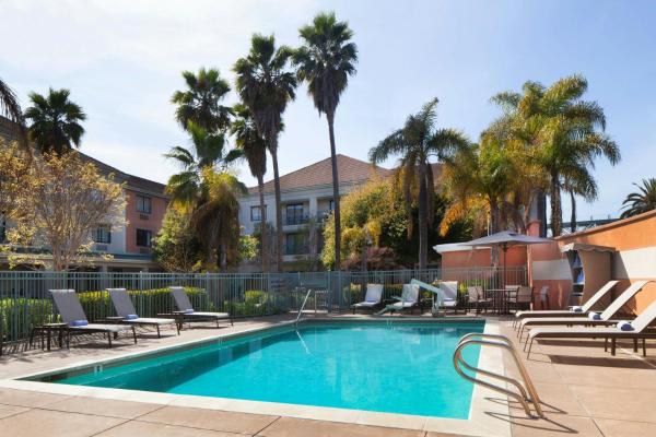 Courtyard By Marriott Oakland Airport - San Leandro, CA