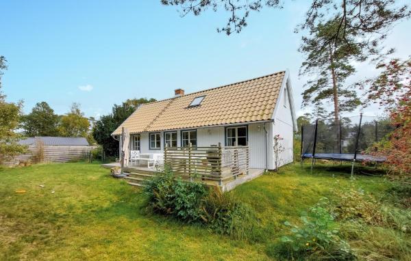 Pet Friendly Home In Skummelslövsstrand - Laholm