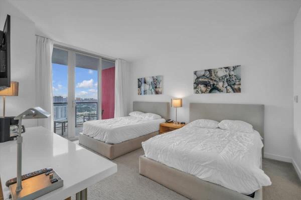 Stunning 30th-floor Studio At Beachwalk Resort - Hallandale Beach, FL