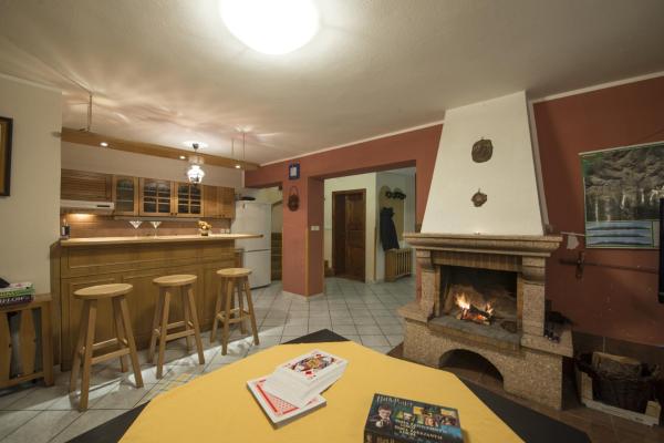 Cottage With A Fireplace In A Quiet Forest For 11 - Štrbské Pleso