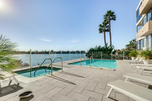 Waterfront Condo With Dock Access In Carlsbad! - Carlsbad, CA