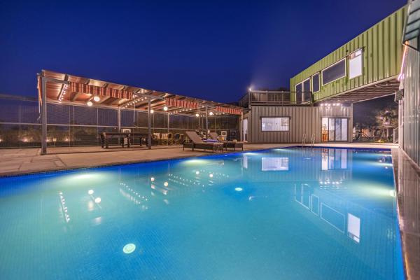 Elivaas Hidden Oasis 4bhk With Pool, Mud House & Container House - Delhi