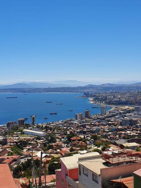 Amplio Departamento De 3 Dormitorios, 2 Baños Y Estacionamiento, Con Wifi, Netflitx, Arriendo Por Día - Valparaíso