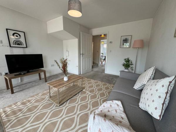 Bolehyde House, Sleeps 6, 3 Bedrooms, North Swindon Location, Parking - Wiltshire