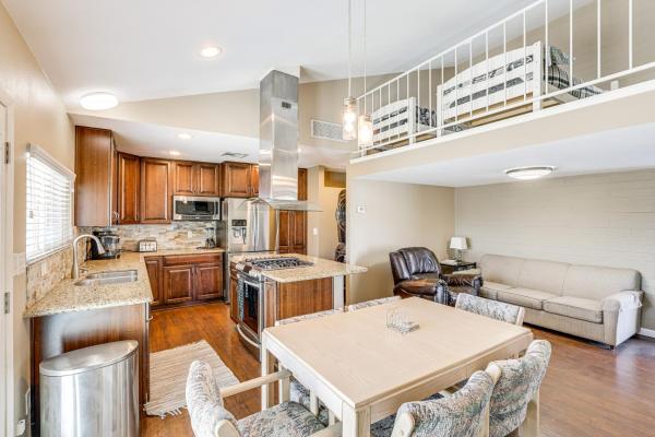 Convenience By The River Bullhead City Townhome! - Bullhead City, AZ