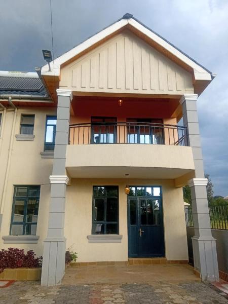 Luxury 3 Bedroom Rembeka Villa With Sq - Kenya