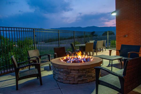 Fairfield Inn And Suites By Marriott Colorado Springs North Air Force Academy - Larkspur, CO