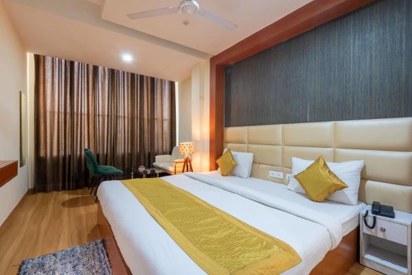 Oyster Pearl Hotels & Banquets- Sector 39 Gurgaon Near Medanta Medicity - Manesar