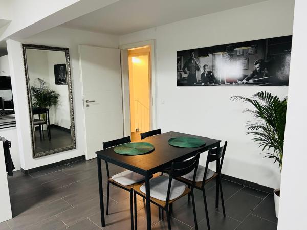 Apartment In Erftstadt , Phantasialand Brühl Bei Cologne, Zentral, Bahnhof Nah - Brühl