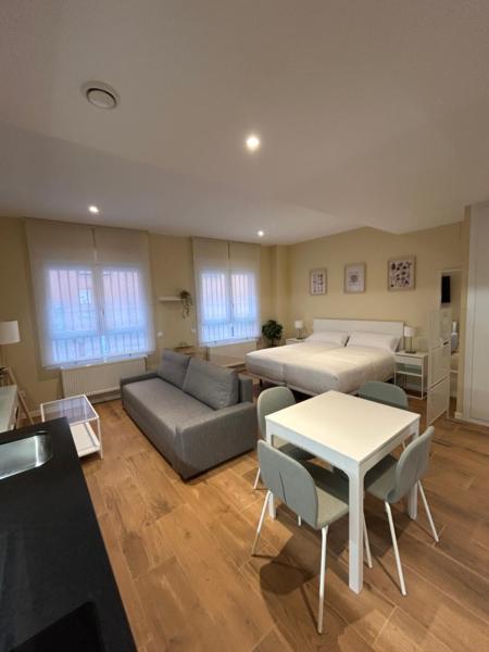 Apartamentos Turisticos Aeropuerto Barajas - Adolfo Suárez Madrid–Barajas Airport (MAD)