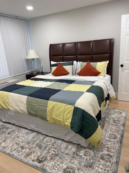 Cozy Suite At Towson Center - Towson, MD