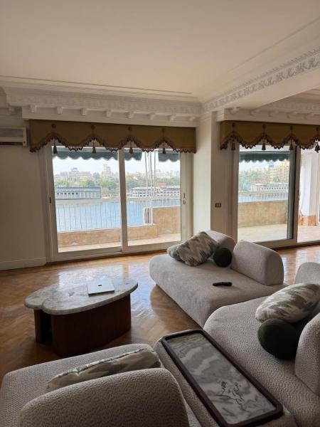 Prestigious Nilefront Residence, 5-star Cairo Views - Cairo
