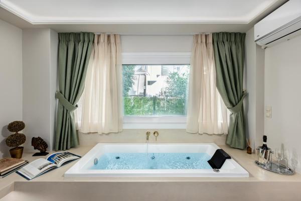 The Athenian Aroma - Suite With Jacuzzi - Athènes