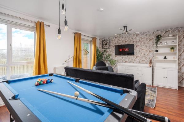 Coop Arena & Etihad - Free Parking - Pool Table - Oldham