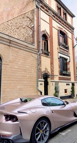 Les Loges Du Théatre 160m2 Privé 14 Personnes Max Tout éQuipé A 200m De L'avenue De Champagne Et Toutes Commodités Degustation Champagne Offerte Jacuzzi Sauna Jeux Velos Emplacement Exceptionnel Et Chic - Épernay