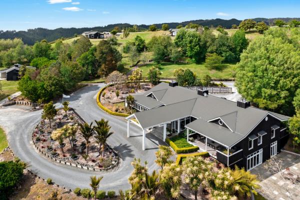 Woodhouse Mountain Lodge - Puhoi