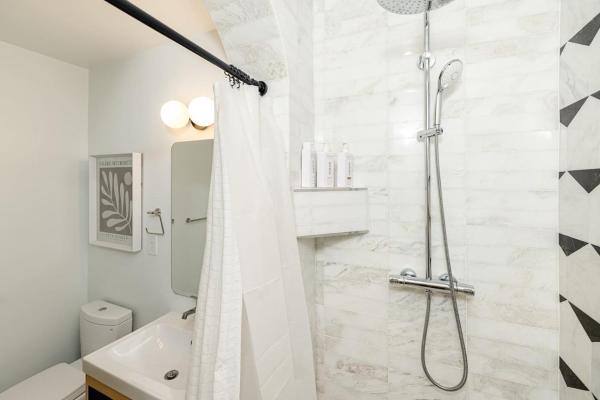 Lux Condo Steps To Washington Park - Walk To All - Cincinnati, OH