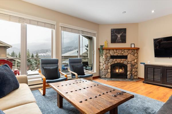 Panoramic Lake And Mountain Views By Harmony Whistler - Whistler