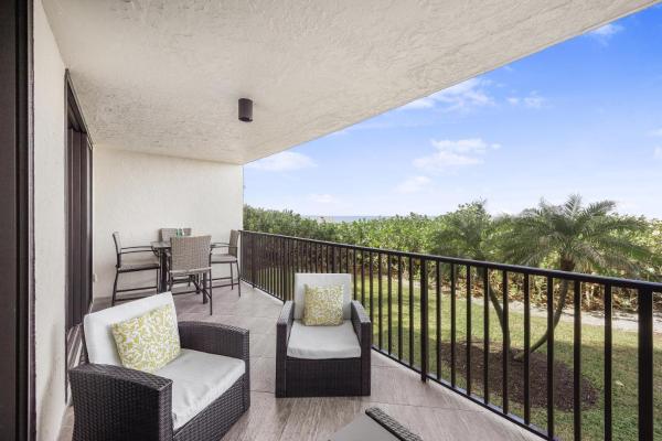 Rare Walkout Condo On Beach With Pool, Spa And Tennis - Marco Island, FL