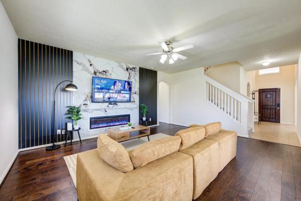 Elegant Retreat At Katy Houston, 2330 Sf, 4 Bedroom 2 And Half Baths, Game Room, King Bed, Bbq, Located Near Katy Asian Town, Typhoon Waterpark - Texas