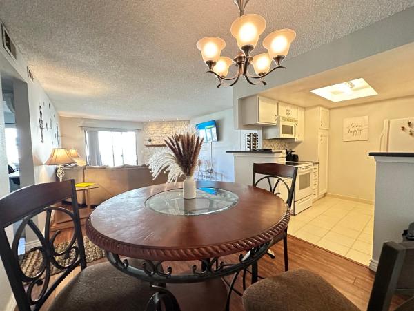 Cozy 1br, 1ba Condo - Denver, CO