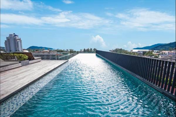 Patong Rooftop Pool Luxury Condo With Bathtub And Sofa Bed Big Balcony - Patong Beach