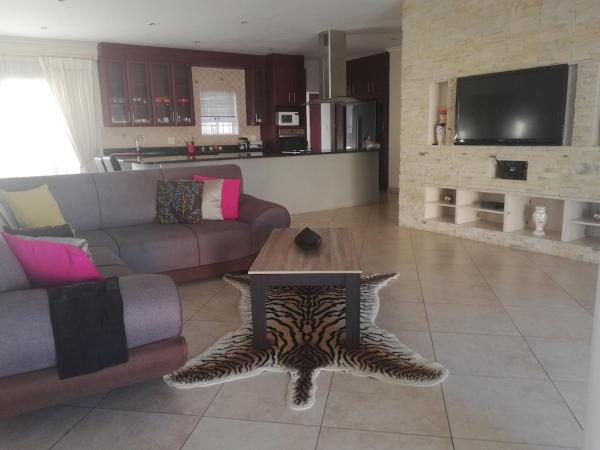 Sunset Retreat - A Home-away-from-home - Port Elizabeth