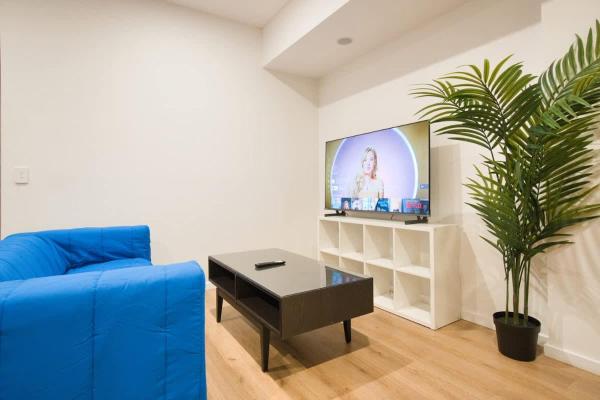 Serene Stay - 1br Apt With Pool, Gym, Steam, Sauna - Walkerville