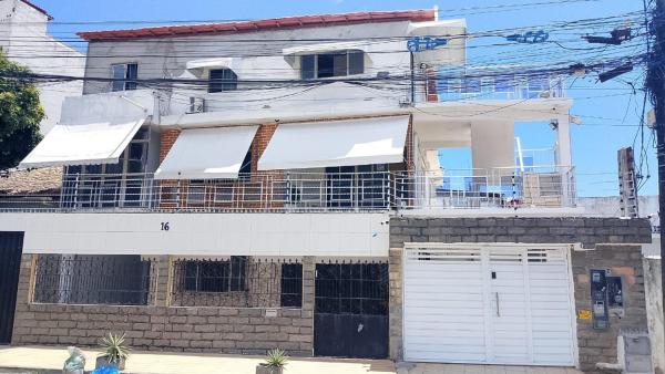 Hostel Casa Lopes Em Itapuã - Salvador