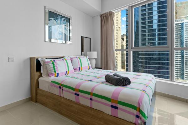 Cozy Marina View Apartment With Modern Gym & Pool, Steps To Beach & Metro - Dubai Marina