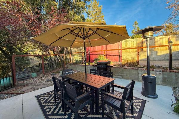 The Firelight Lodge - Yosemite National Park