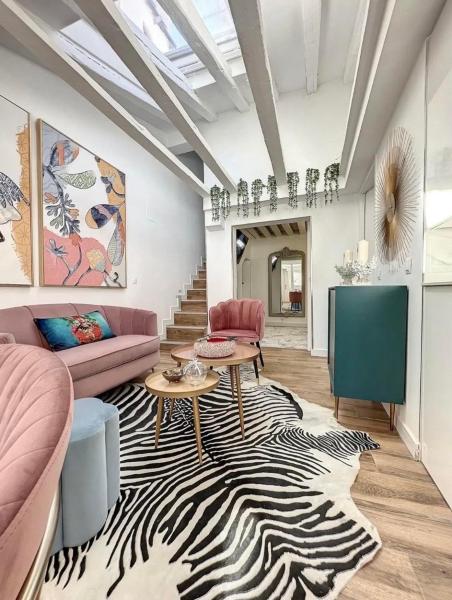 Chic Penthouse With Urban Charm & Rooftop - Chamartín