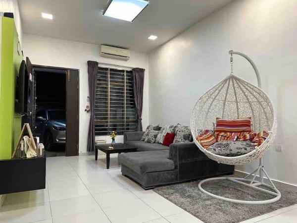 简 民宿 居銮绿园 J Home Kluang Indah - Kluang