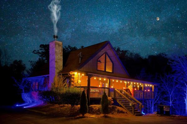 Ryes And Shine Bootlegger's Cabin! Hot Tub* Pool* Arcade* Billiards *Ev * Pet Friendly - Tennessee