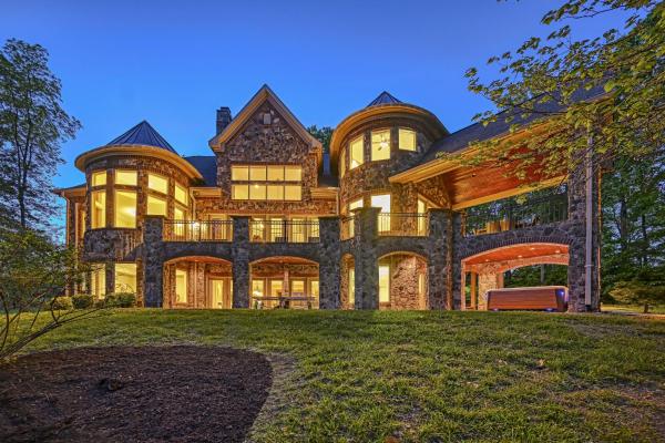 Dream Lake Castle - アンナ湖, VA