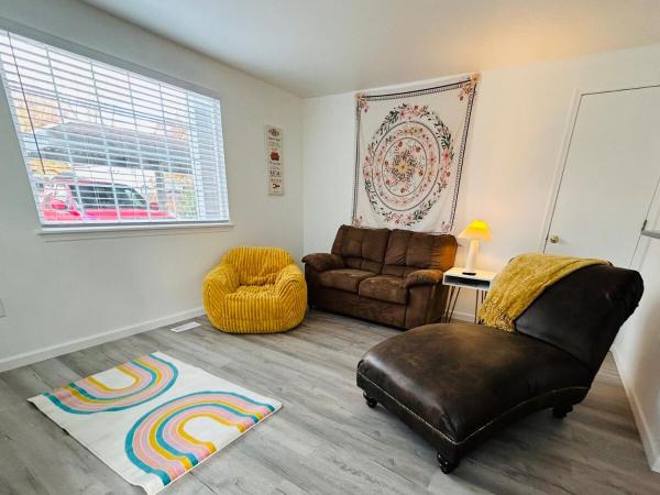 Phoebe's Place - A Friends' Inspired Escape - Boise, ID