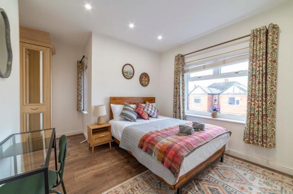 Beautiful Three Bedroom House - Manchester Escape - 