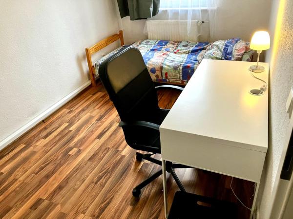 Einfaches Zimmer Zum Wohlfühlen - Duisburg