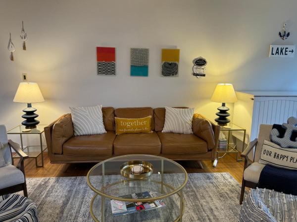 Newly Remodeled Mid-century Modern Lake Condo - Lake Geneva, WI