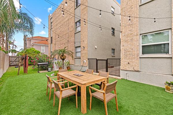 Birdies Landing At Butterfly Park Beach Access - Port Isabel, TX