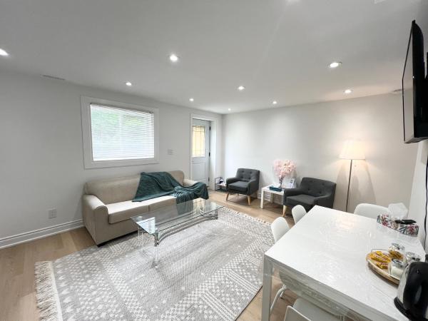 Cozy, Brand-new, 2bdr,walkout Apt, Free Parking - Vaughan