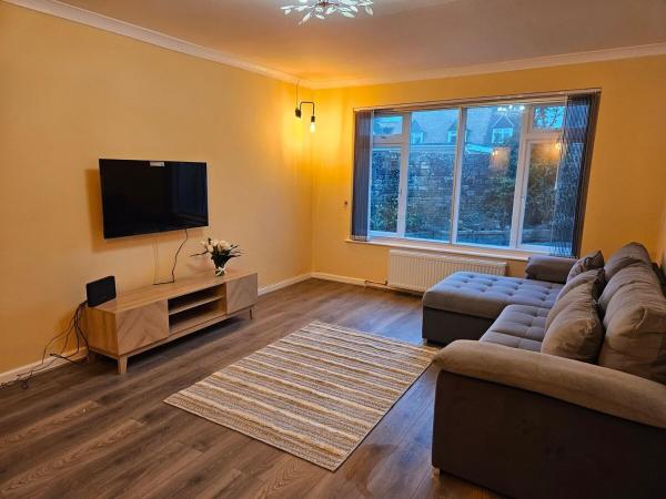 Clover Crest - 2-bedroom House - 버튼-온-더-워터