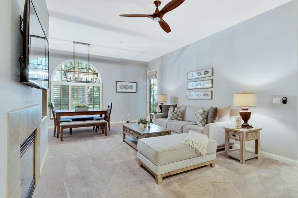 Stunning Ground Floor Villa Steps To Pool - La Quinta, CA