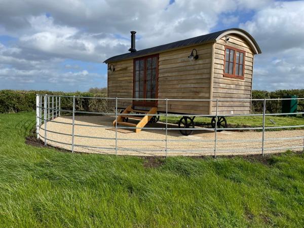 The Hut At Blackberry Barn - Royal Leamington Spa