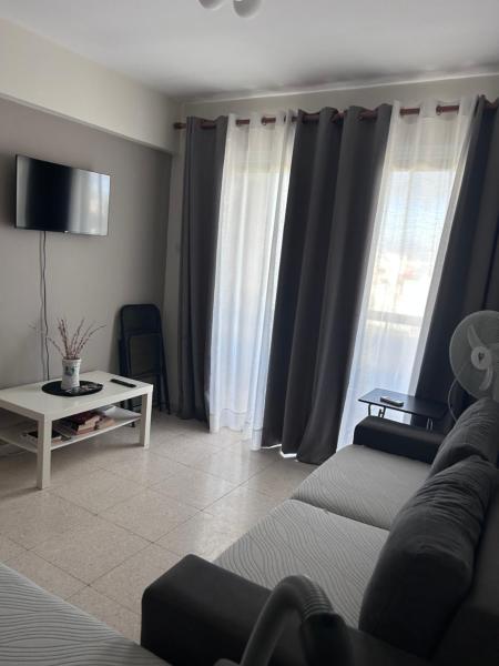 Ptolemaidos Cosy Family Apartment - Larnaca