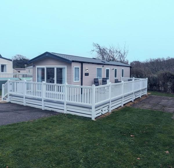 New Style Holiday Home, Quiet Location At Award Winning Shorefield Country Park - Entertainment Passes Included! - Mudeford