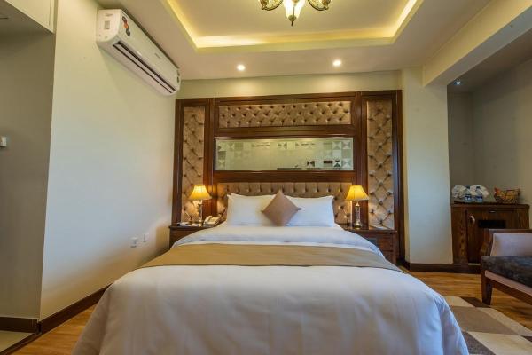 Luxury Villa In F10, Islamabad - Islamabad