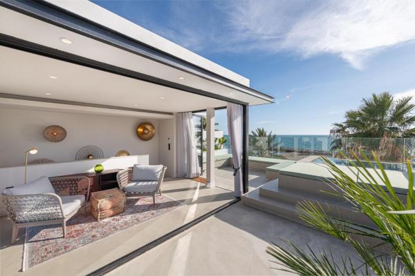 Pedregal Beachside Villa In Malaga By Solaga Holiday Homes - Provincia de Málaga, España